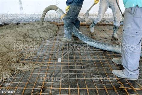 따르는 콘크리트 슬 래 브 0명에 대한 스톡 사진 및 기타 이미지 0명 거리 기업 재무와 산업 Istock