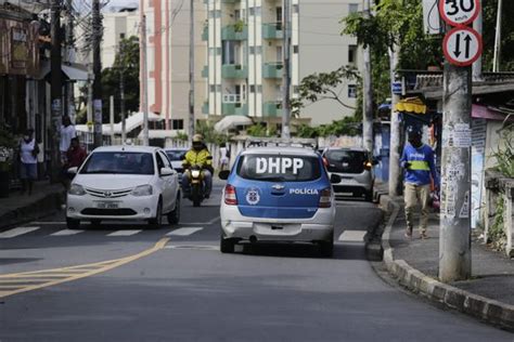 Cosme de Farias mais de mil alunos ficam sem aula após mortes em ação