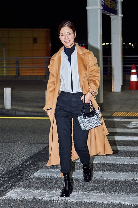 기은세 가을 향기 물씬 풍기는 우아한 공항 패션 디지틀조선일보디조닷컴