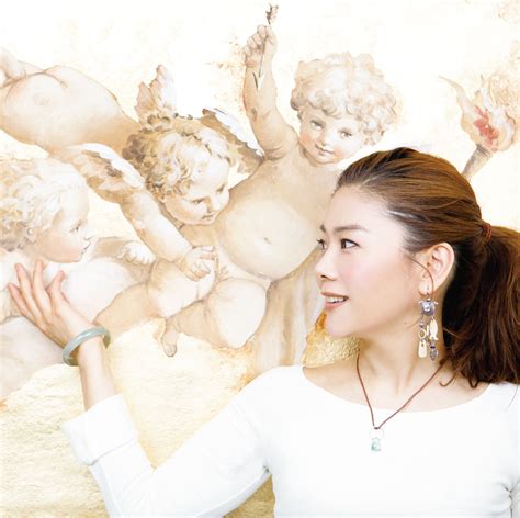 区麗情デビュー25周年初のオールタイムベストHeavensongs 19932018登場区麗情本人が全キャリアから厳選した珠玉の