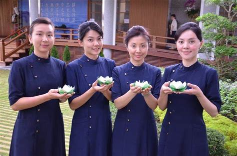 慈濟浴佛環保風 環保燈花現法香 生活 中時新聞網