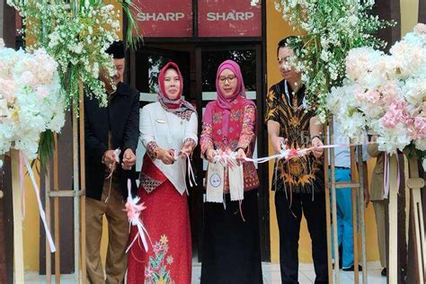 PT Sharp Electronics Indonesia Gelar Program Sharp Class Di SMKN 1