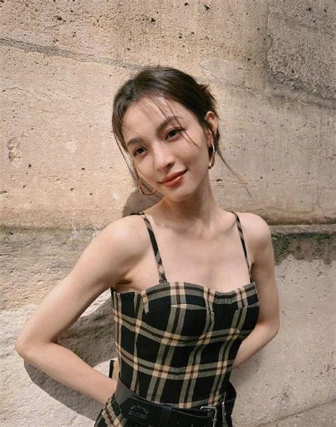 【娱乐看点】钟楚曦侯雯元疑似曝光恋情 网友好奇两人是什么时候好上的 看电影 中国娱乐网