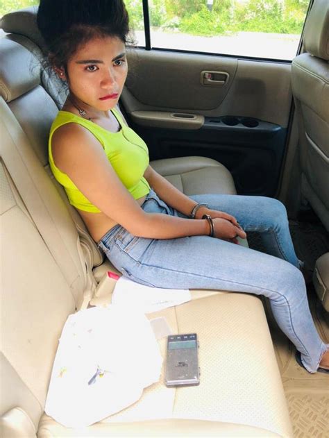 ឃាត់ខ្លួនស្រីស្អាតម្នាក់ ជាប់ពាក់ព័ន្ធរឿងជួញដូរគ្រឿងញៀន Tnaot