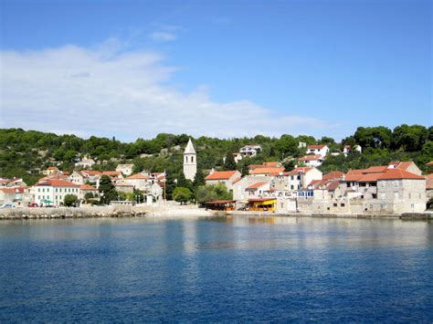 Quando Ir Para Prvić A Melhor época Tempo E Clima 3 Meses A Evitar Ilhas Croatas Onde E