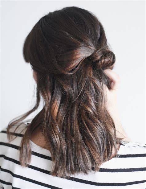 Suivez nos pas à pas de coiffure facile pour cheveux mi long à faire