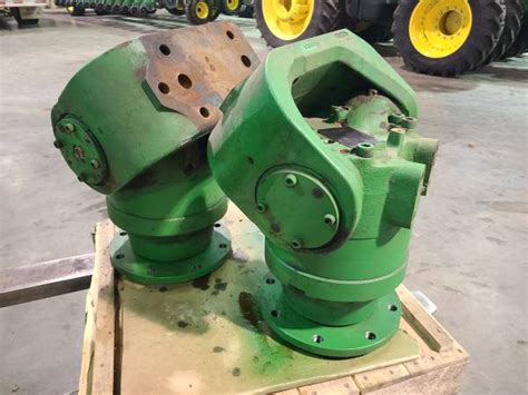 2 John Deere S Series Combine 4wd Rear Motors 1 500 Olney IL