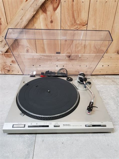 Technics SL D Fully Automatic Direct Drive Turntable Audio Other Audio Equipment On Carousell