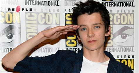 เอซา บัตเตอร์ฟีลด์ บำบัดเซ็กส์กับหนุ่มนัยน์ตาฟ้าใน Sex Education