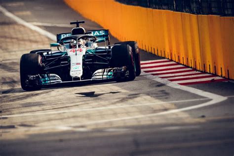 Hamilton On Pole In Singapore With Phenomenal Lap News For Speed