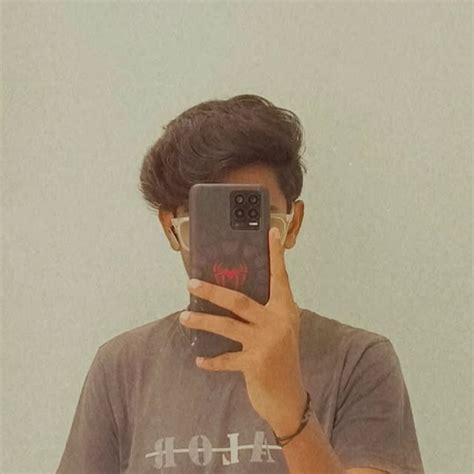 𝔸𝕂ℍ𝕀𝕃 name is akhil on Threads