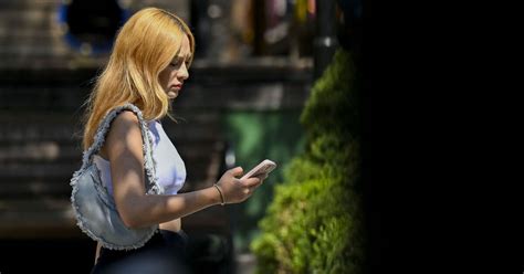 Delete Phone Apps After Holiday To Avoid Losing Money To Hackers Express Co Uk