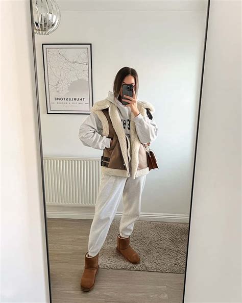 How To Style Grey Sweatpants Women Will Love 10 Simple Yet Stylish