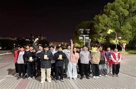 落叶入画，美在深秋 ——建筑工程学院团总支举办“一叶知秋创意落叶画”活动学院要闻南通职业大学 建筑工程学院