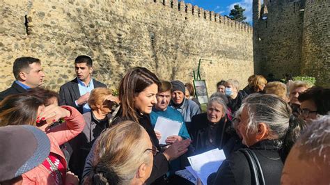 პარტია „მოქალაქეების“ ერთ ერთი ლიდერი ქეთევან თურაზაშვილი თელავში პენსიონერებს შეხვდა Knews Ge