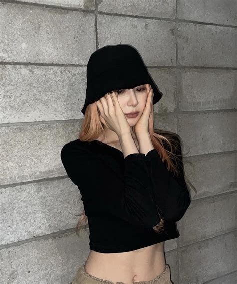 Lee Chaeyeon Reveals That Guys Are Attracted To Her Because Of Her