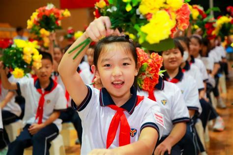 开学季·校长说了啥灯市口小学优质教育资源带校长吴健：致敬先贤承传统 绽放光彩亮品行 新华网客户端