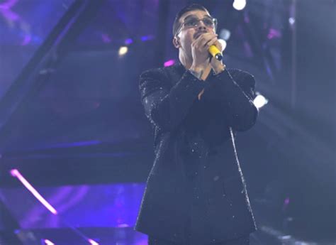Sanremo Geolier non è il primo a cantare una canzone in napoletano il precedente del