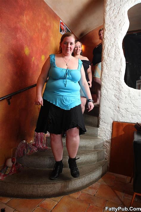 Elle Participe à Une Orgie Avec Ses Amies Et La Belle Bbw Se Fait