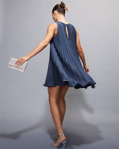Sleeveless Halter Mini Cocktail Dress Rwandco