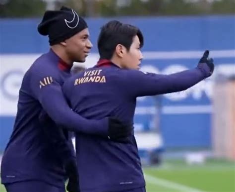 네이마르와 음바페가 사랑한 남자 이강인 Psg 에이스 애정 독점훈련 도중 포옹 화제 나무뉴스