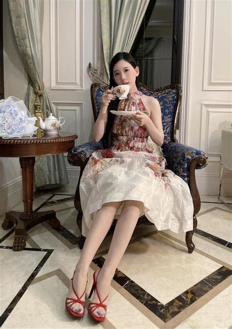 Chloe霏霏足部合集：最全图包，满足你的所有幻想 花奴君