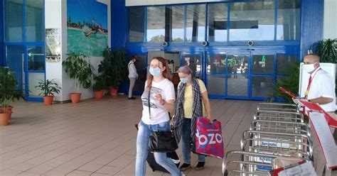 Turistas Rusos Viajaron A Cuba Con Síntomas Visibles De Coronavirus