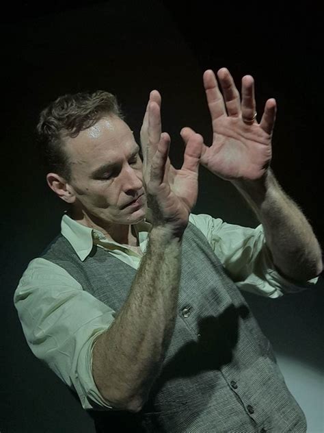 Актьор от Бродуей идва в София за театралния фестивал “Към звездите” Хай Клуб