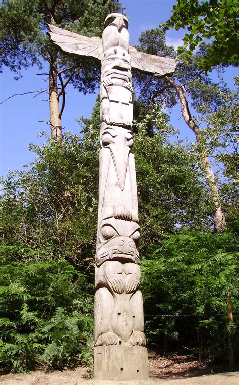 File Totem Pole Groombridge