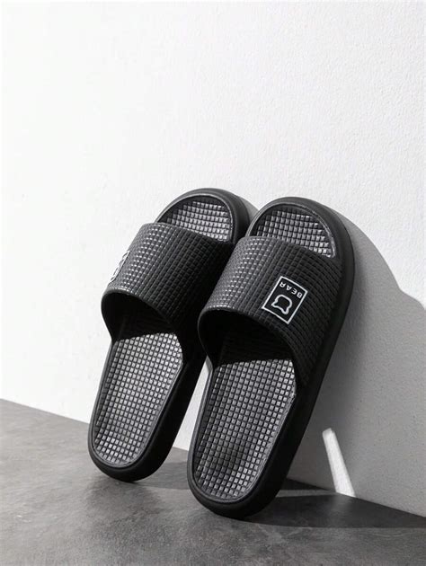 New Summer Slippers For Outdoor Wear Womens Indoor Home Bathroom