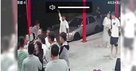 兩派人馬相約喬債 男子鳴槍示威掉彈匣反遭眾人圍毆 社會 Ctwant