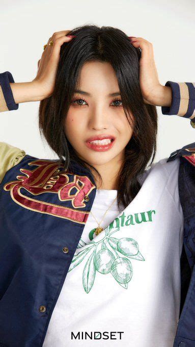 Pin En Idle Soyeon Celebridades Guapas Celebridades Walpaper Kpop