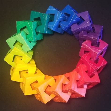 16 Interlocking Cubes Made Up Of 192 Identical Pieces No Cutting Glue Or Tape Used 9gag