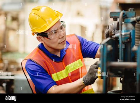 Engineer Milling Technician Male Worker Asian Chinese Manual Hand Skill