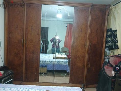 دولاب خشب زان احمر رومانى مجفف قشره ارو حاله كسر زيرو غرفة نوم