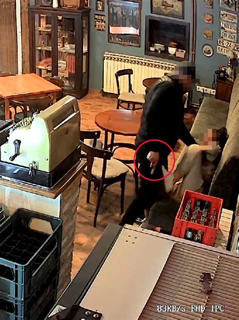 Andarm Pretukao Biv U Partnerku Pa Joj Prislonio Pi Tolj Na Glavu I