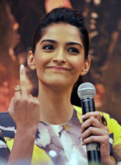 Sonam Kapoor Promotes Players Sonam Kapoor Celebrities Female Bollywood Photos