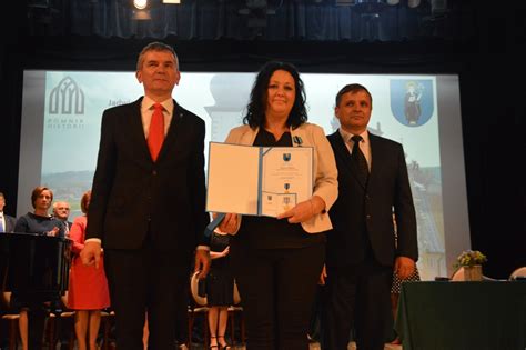 Sercem Z Seniorami Anna Majda Z Honorową Odznaką Starego Sącza
