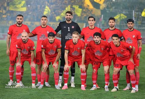 عکس بازیکن سابق پرسپولیس، معرف لباس تراکتور در آسیا