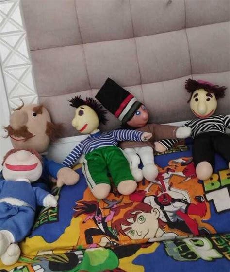 خرید و قیمت عروسک بچه فامیل دور مجموعه کلاه قرمزی پارچه ای 30 سانتی متر