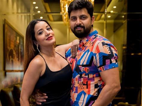 Bhojpuri News Bhojpuri Actress Monalisa Earns More Than Husband