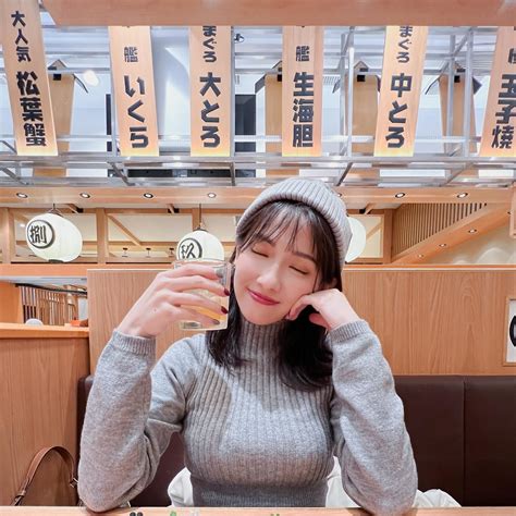 梅根 𝐌𝐞𝐠𝐚𝐧 2023謝謝在看板人物認真工作的自己💗 這些日子是真正的豐收， 充滿感謝與謙卑。🌾 有時候採訪不易執行，正因如此 所有
