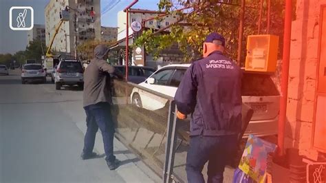 იძულებითი გამოსახლება გორში ოჯახი 2 მცირეწლოვანი ბავშვით ღია ცის ქვეშ