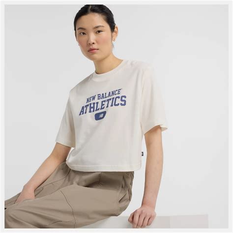 New Balance 短t Nb 米白 美式logo 短版 上衣 女 Wt51530sst 蝦皮購物