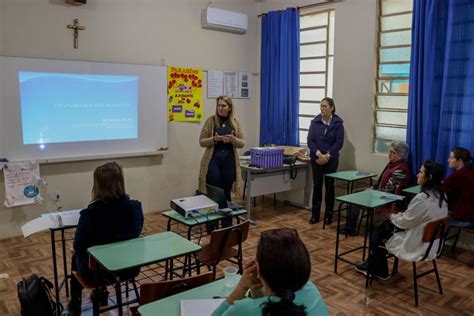 Iniciou O Curso De Cuidador De Idosos Je Acontece