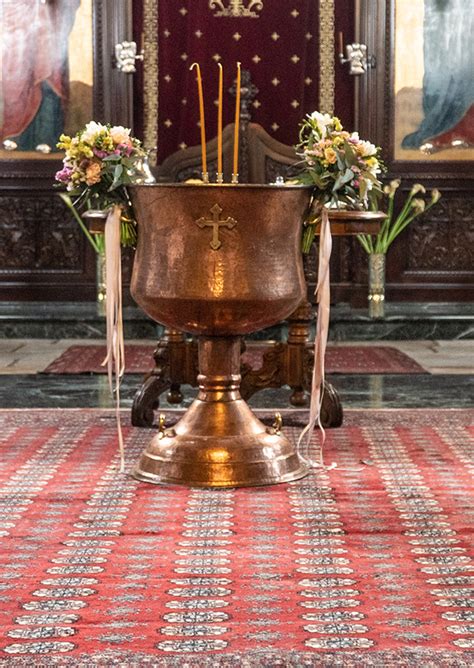 Υπέροχες ιδέες βάπτισης κοριτσιού με θέμα τα λουλούδια σε ροζ