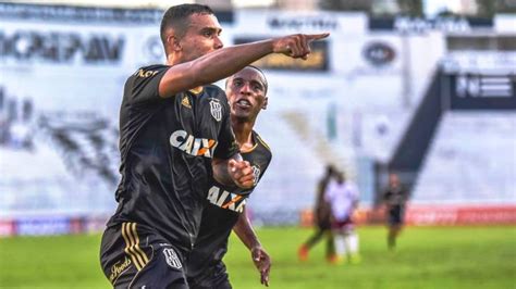 Corinthians desiste da contratação de Pottker