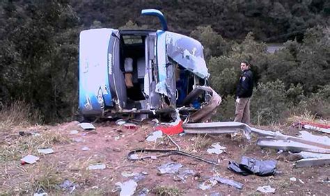 Acidente Com ônibus De Turismo Deixa 10 Mortos E 42 Feridos No Paraná
