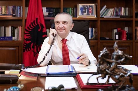 Presidenti Meta Zhvillon Biseda Telefonike Me Drejtuesit Shqiptarë Të