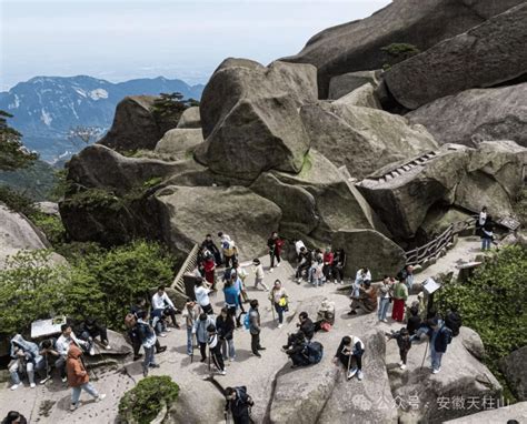 天柱山单日客流量创历史新高游客潜山景区